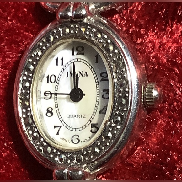 IVANA | Jewelry | Ivana Vintage Womens Watch Quartz Japan Movt See Pics ...